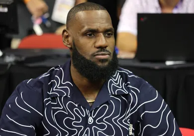 LeBron James' Feet Trend As Viral Photo Showcases The Wear & Tear Of ...
