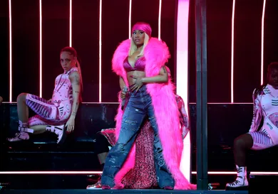 Nicki Minaj Pulls Out Iconic Throwback Wig For "Pink Friday 2" Tour Stop