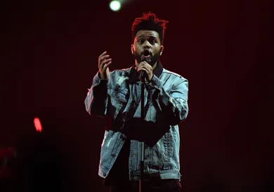 Playboi Carti Tosses Kai Cenat & Dabo New YVL Chain At Rolling Loud: LA