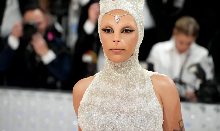 Doja Cat Shows Off Impressive New Back Tattoo