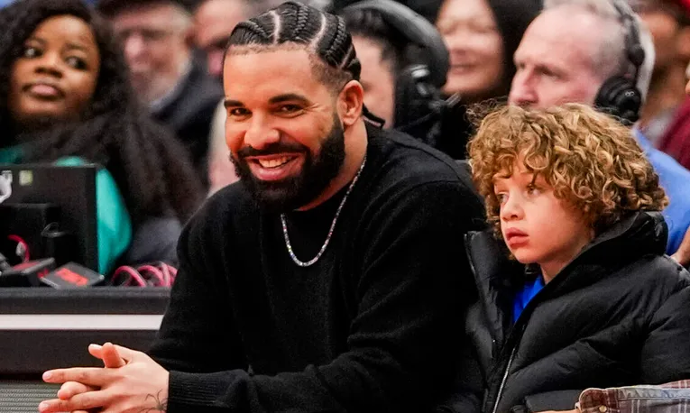 Drake & Adonis Sit Courtside At NBA Game, Father & Son Watch Heat ...