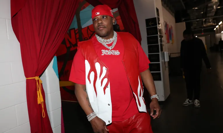 Mase Prays With The Crowd While Performing In New Zealand