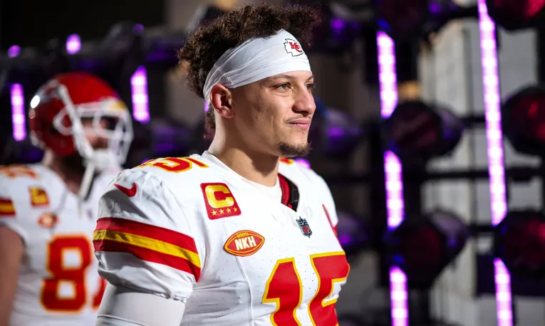 Patrick Mahomes Responds to Viral "Dad Bod" Meme