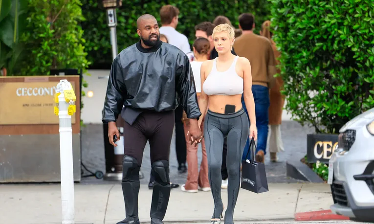 Kanye West & Bianca Censori Host Impromptu Paparazzi Photoshoot
