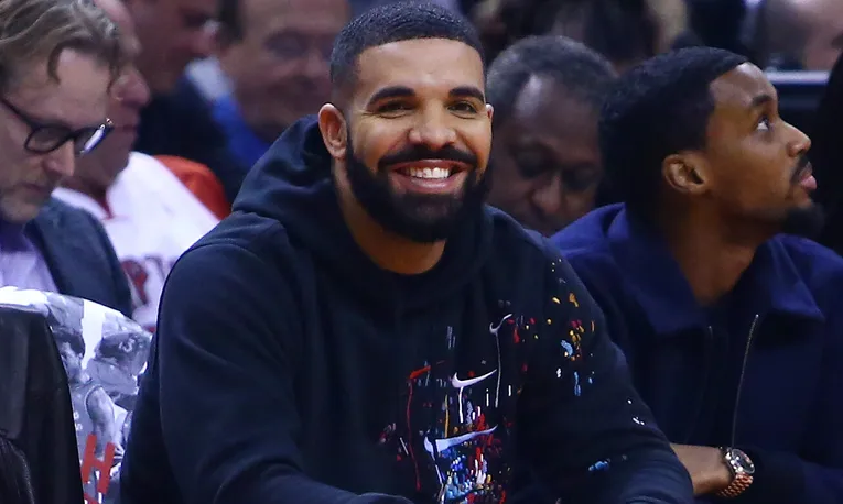 Drake Recreates Iconic Kentucky Basketball Meme: "All My Brothers Left Me"