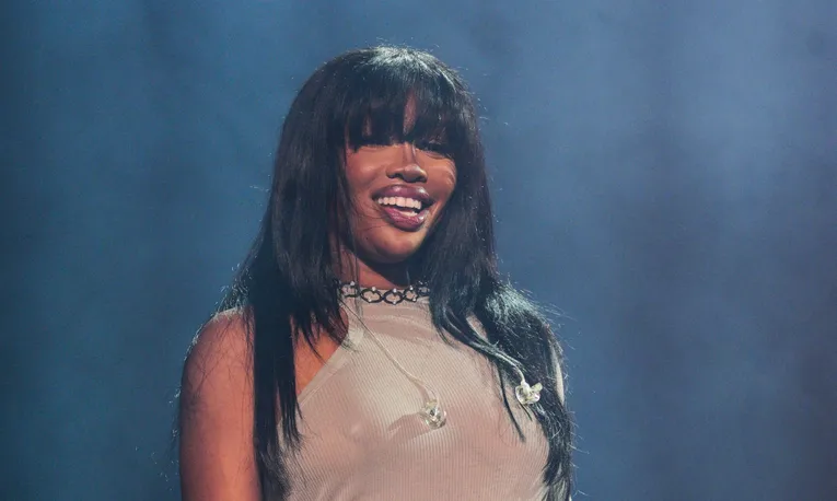 SZA Bares Her Behind In Racy Bodysuit, Dances To Flo Milli’s “Never Lose Me” Remix