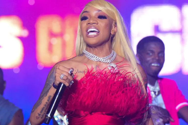 GloRilla Encourages Women To "Ask A N*gga For Money," DC Young Fly Reacts