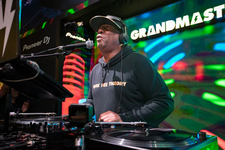 Grandmaster Flash Presents "Birth Of A Culture: The Four Elements Block ...