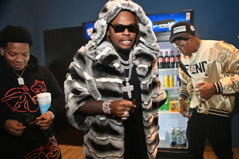 Gunna Shares Short "Cash S*it" Music Video