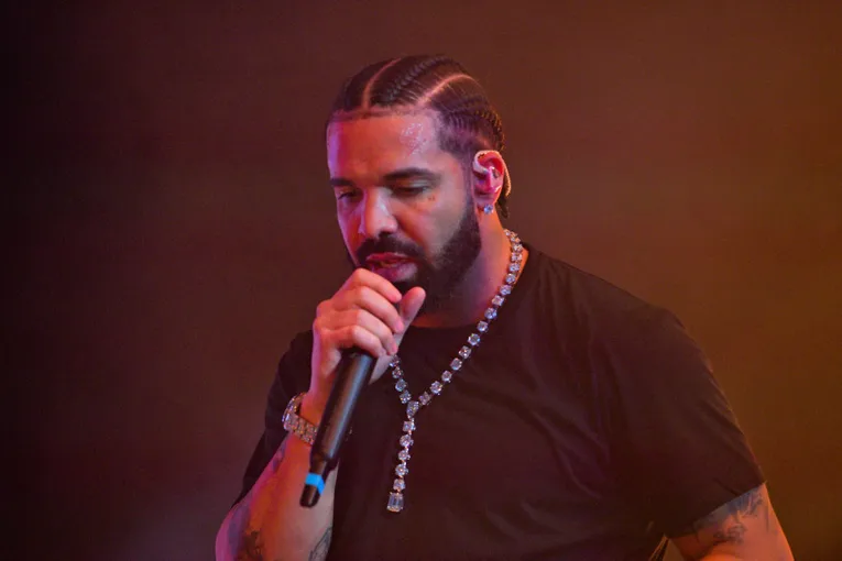 Drake Breaks Silence On Israel-Palestine Conflict, Signs Letter Calling ...