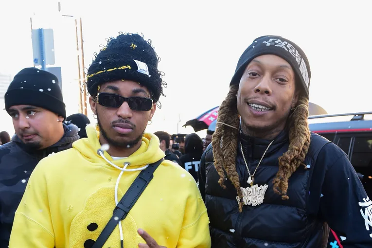 Justin Bieber, Machine Gun Kelly, & More Artists Continue To Pay ...