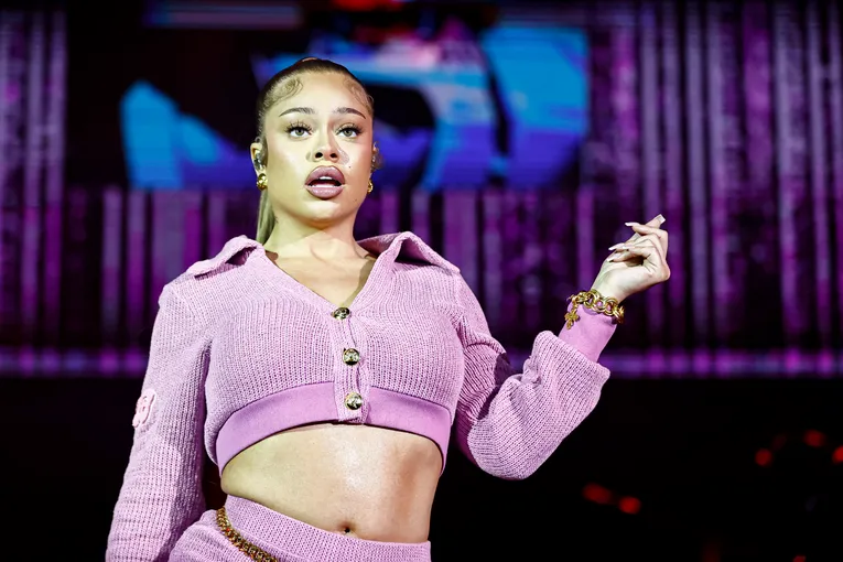 Latto Blasts Fans Calling Her Dad A Pedophile Over Alleged Age Gap With ...