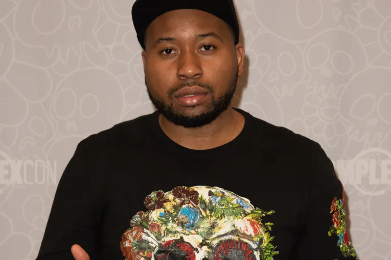 DJ Akademiks Warns “Washed Up” Meek Mill To “Hang It Up”