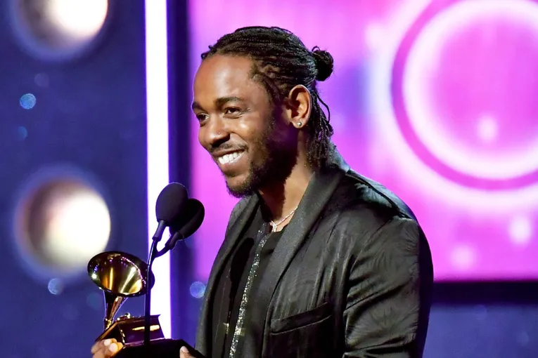 Kendrick Lamar's "Not Like Us" Inspires Stripper To Crip-Walk Onstage ...