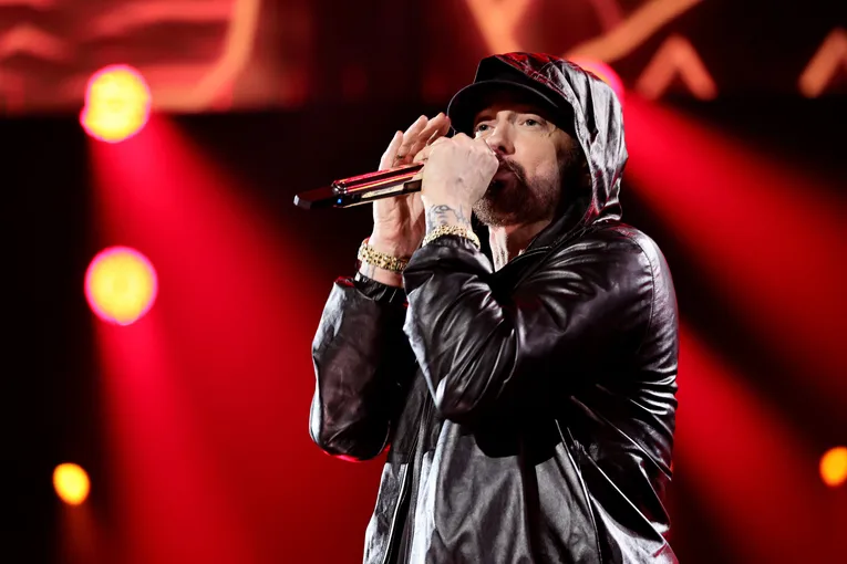 Eminem Makes Fun Of His "Lyrical Miracle" Raps In Confrontation With ...
