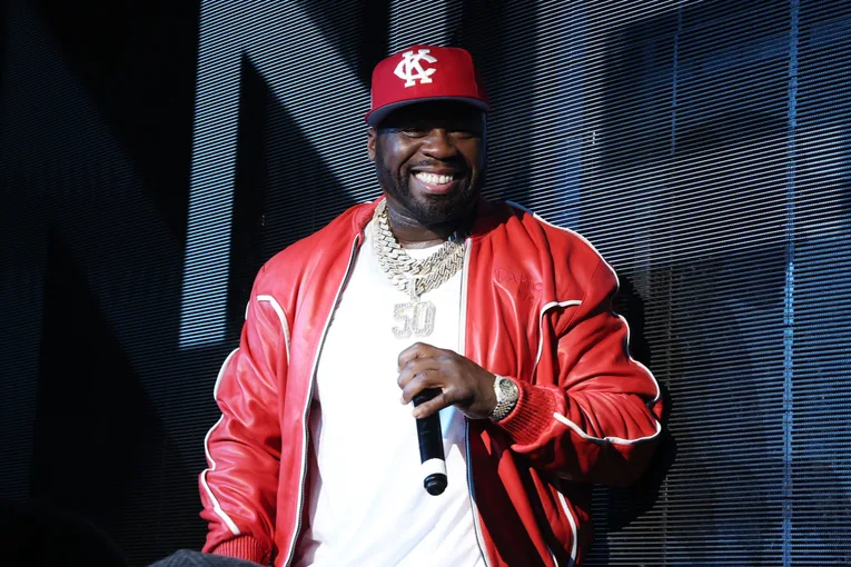 50 Cent Performs Surprise Set In Front Of Emily Ratajkowski & More For ...