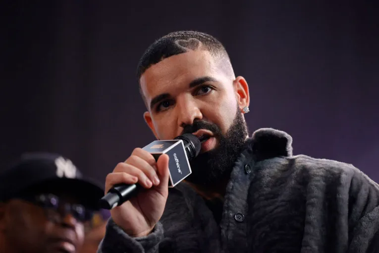Drake Accused Of Stealing "No Face" Bars From Indie Artist Sixpathsss