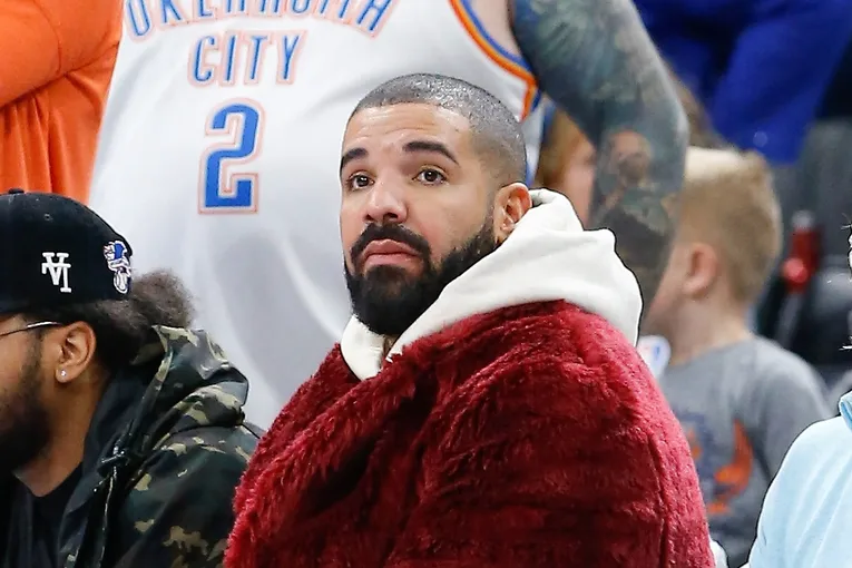 Drake Reveals Anita Max Win Chain During Drizzmas Live Stream With Adin Ross