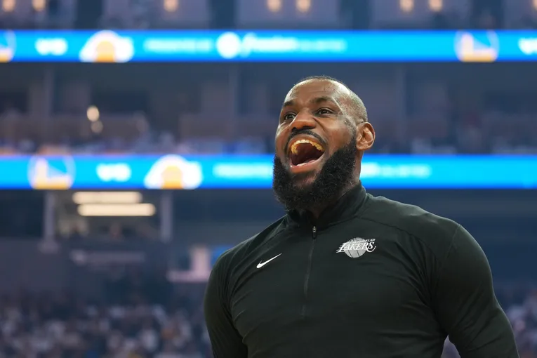 Kendrick Lamar Meets LeBron James In Resurfaced Clip Amid Drake ...