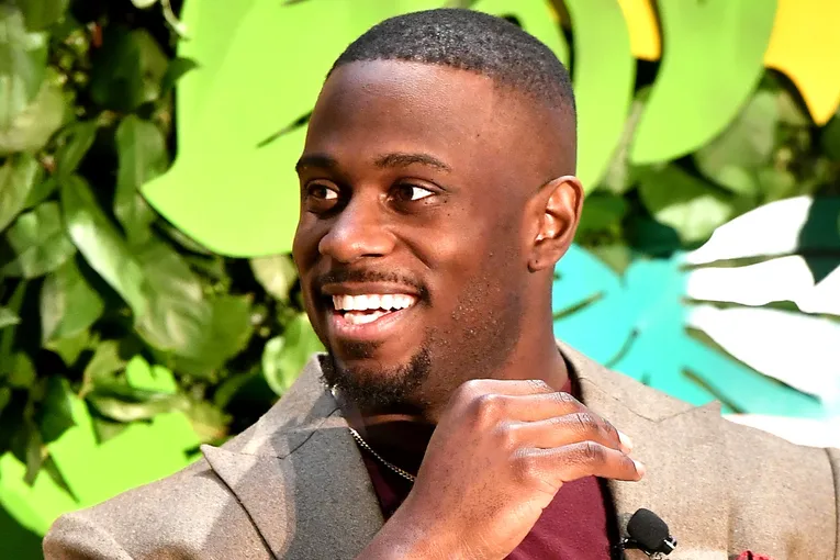 Derrick Jaxn's Wife Defends Her Appearance In Her Husband's Viral IG ...