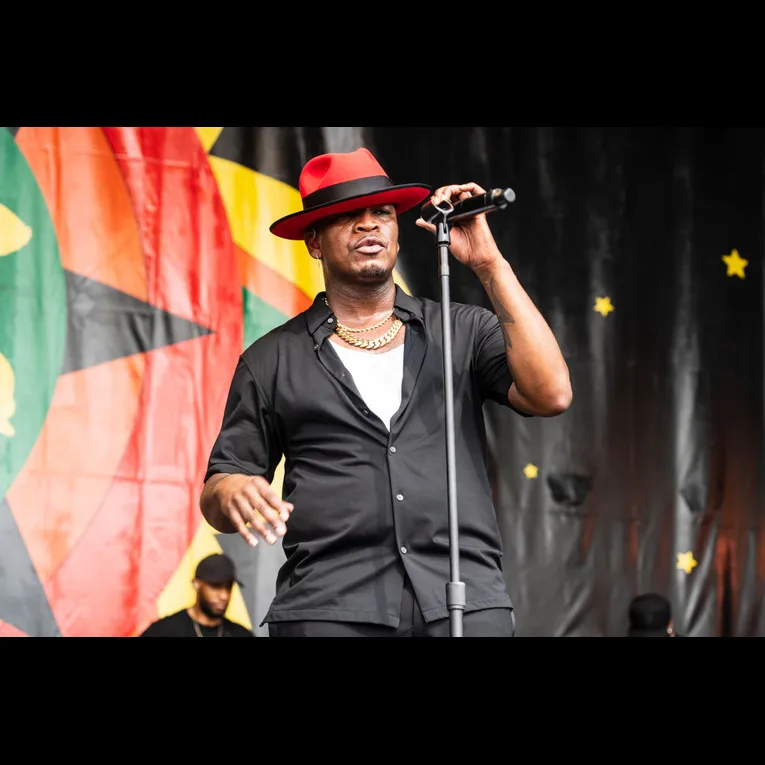 Ne-Yo Legally Becomes Father Of His Girlfriend's Youngest Children