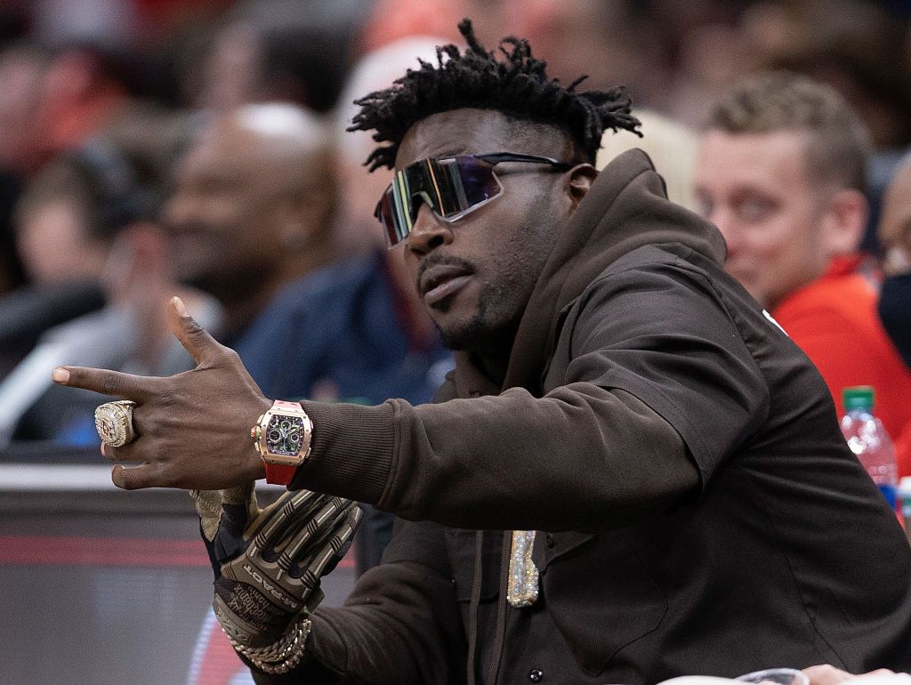 Antonio Brown Freestyles About Dubai Pool Incident