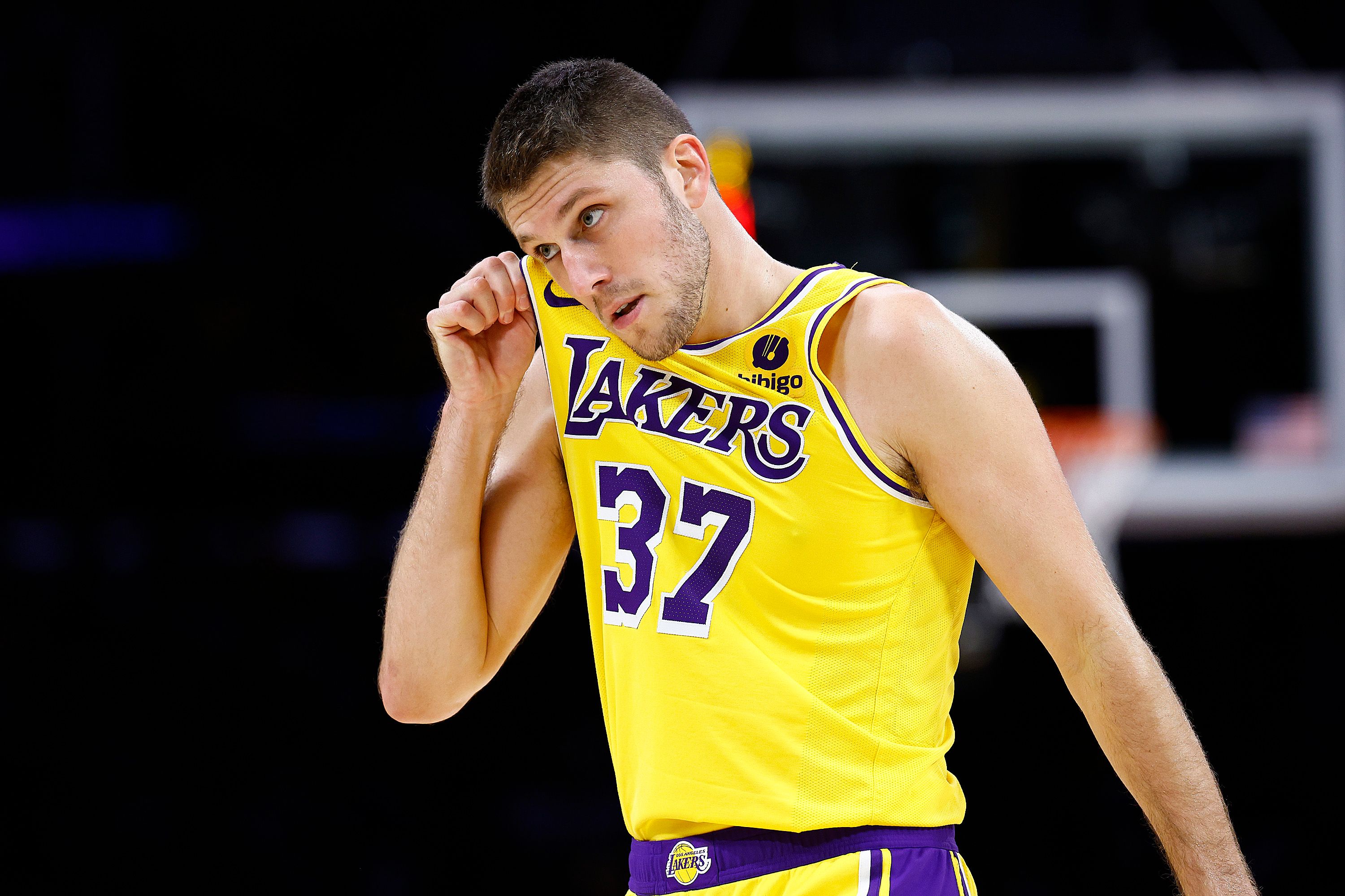 Lakers' Matt Ryan Hits Incredible Buzzer-Beater: Watch