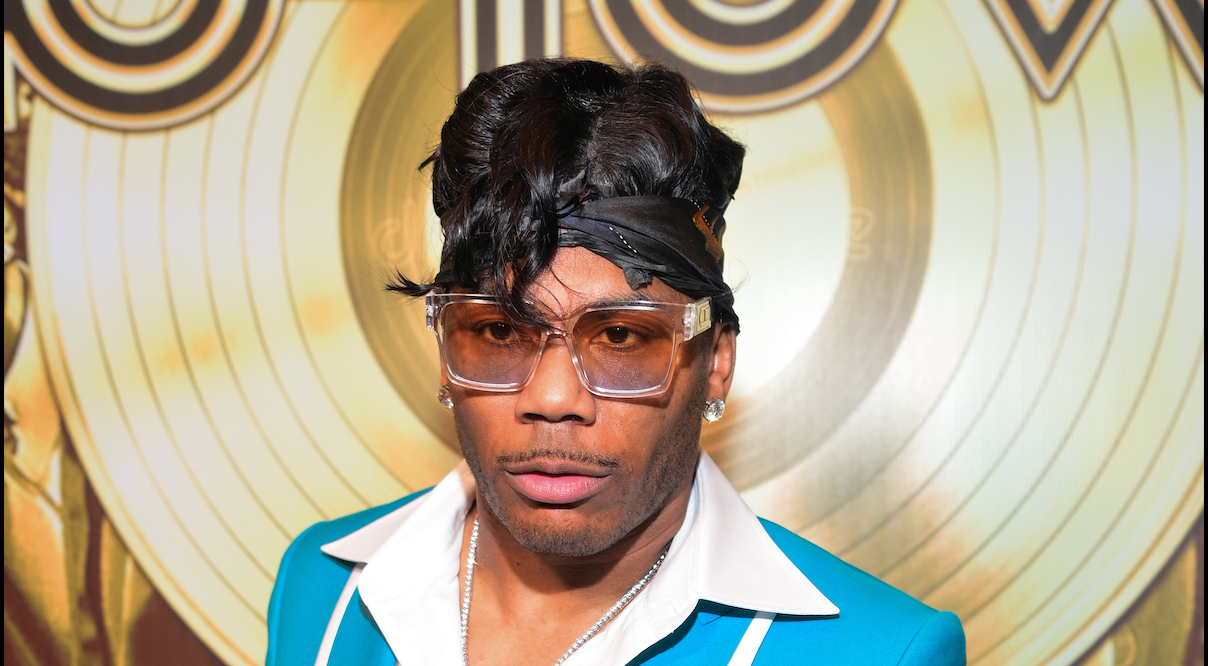 Nelly Gives Weird Performance At Juicy Fest