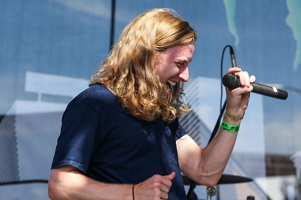 Asher Roth Used To Babysit Justin Bieber, Lived In Same Building As ...