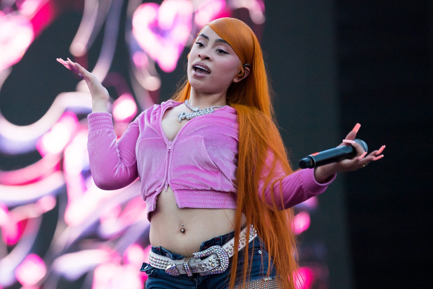 Ice Spice Performs "Deli" For The First Time At Rolling Loud Miami: Video