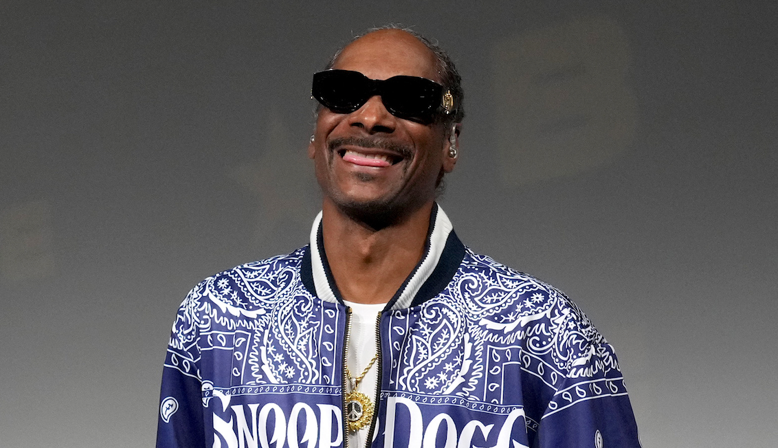 Snoop Dogg Tells Nardwuar About His Pet Cockroach, Gooch