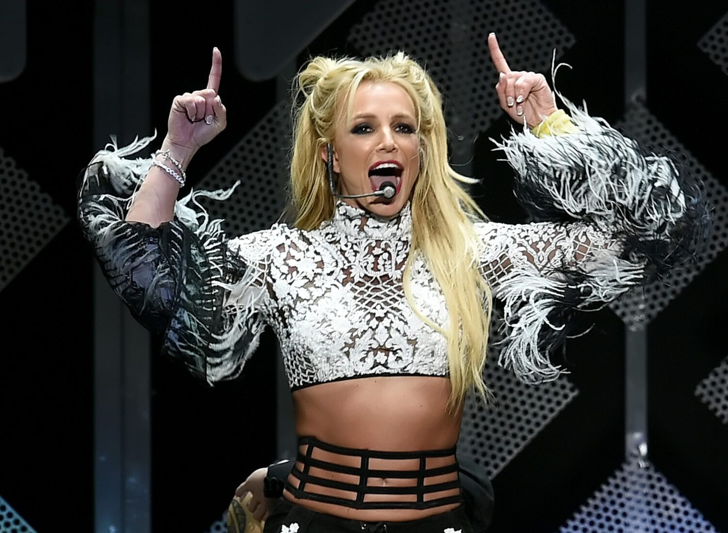 Britney Spears' Knife Dancing Video Is Cause For Serious Concern Among Fans