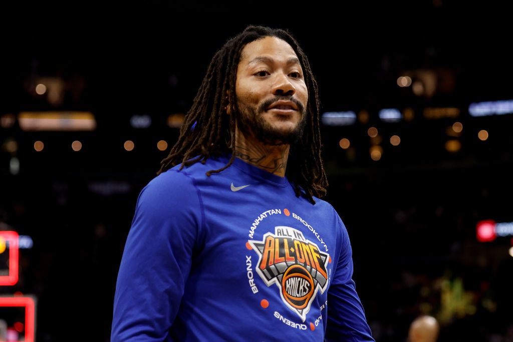 Derrick Rose Caught Playing Chess At Drake Concert