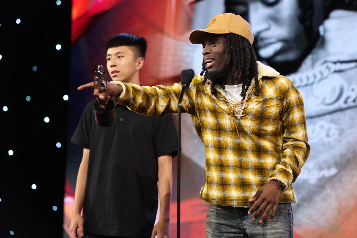 Kai Cenat Confronts Adin Ross For Singing The N-Word At Chief Keef Show