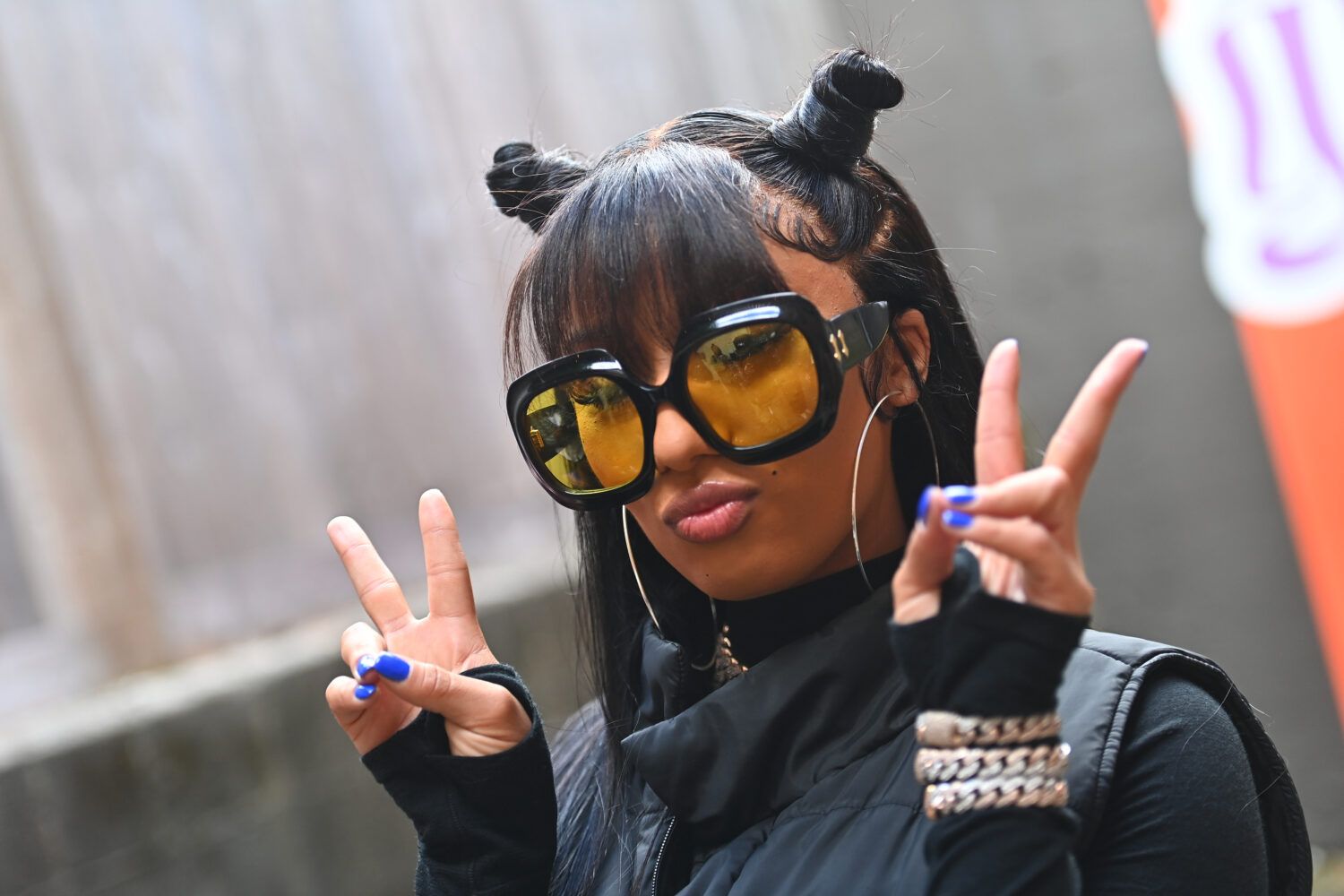 Rubi Rose Claims She's Single In New Thirst Trap After Kissing Mystery Man