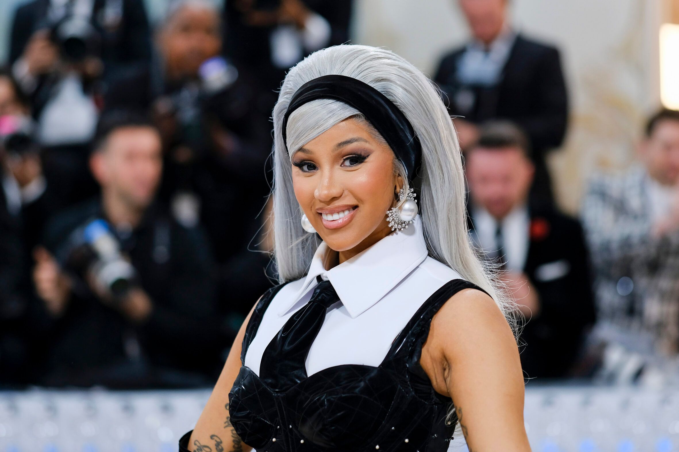 Cardi B's Blonde Hair Causes Controversy, She Denies "Watching B**ches ...