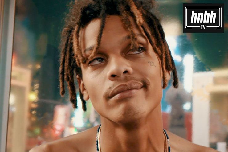 Squidnice Mobs Through Time Square In "Hop Out" Video