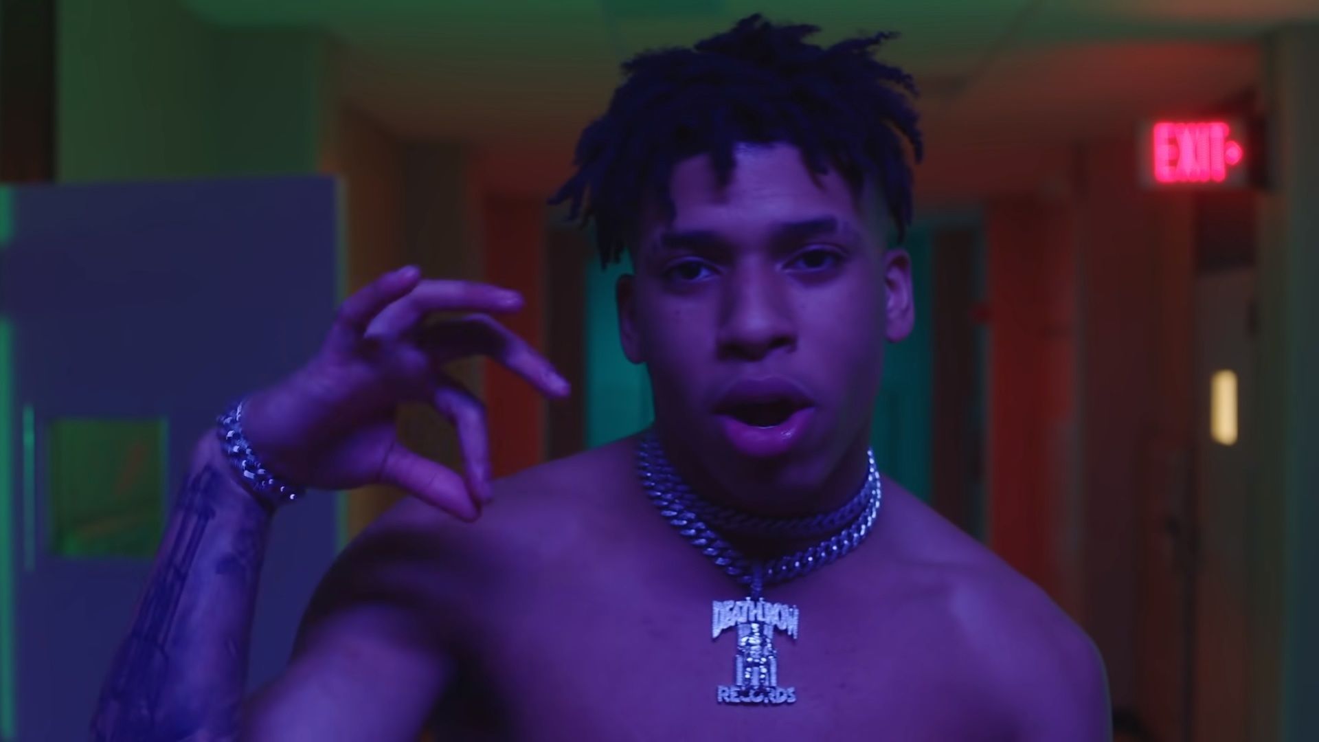 NLE Choppa Rocks Death Row Records Chain In "Step" Music Video