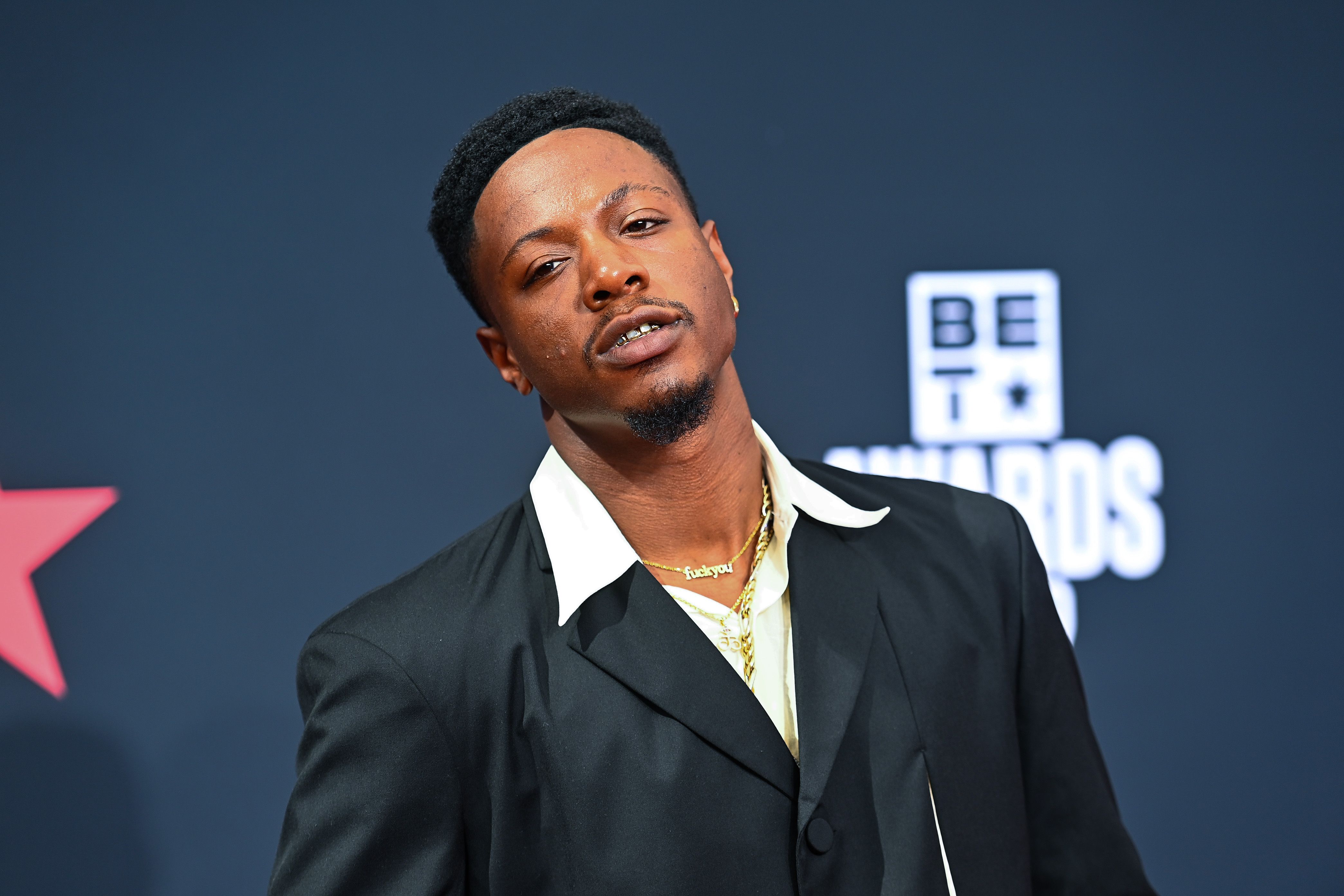 Joey Bada$$ Pays Homage To Fallen Rappers At 2022 BET Hip Hop Awards