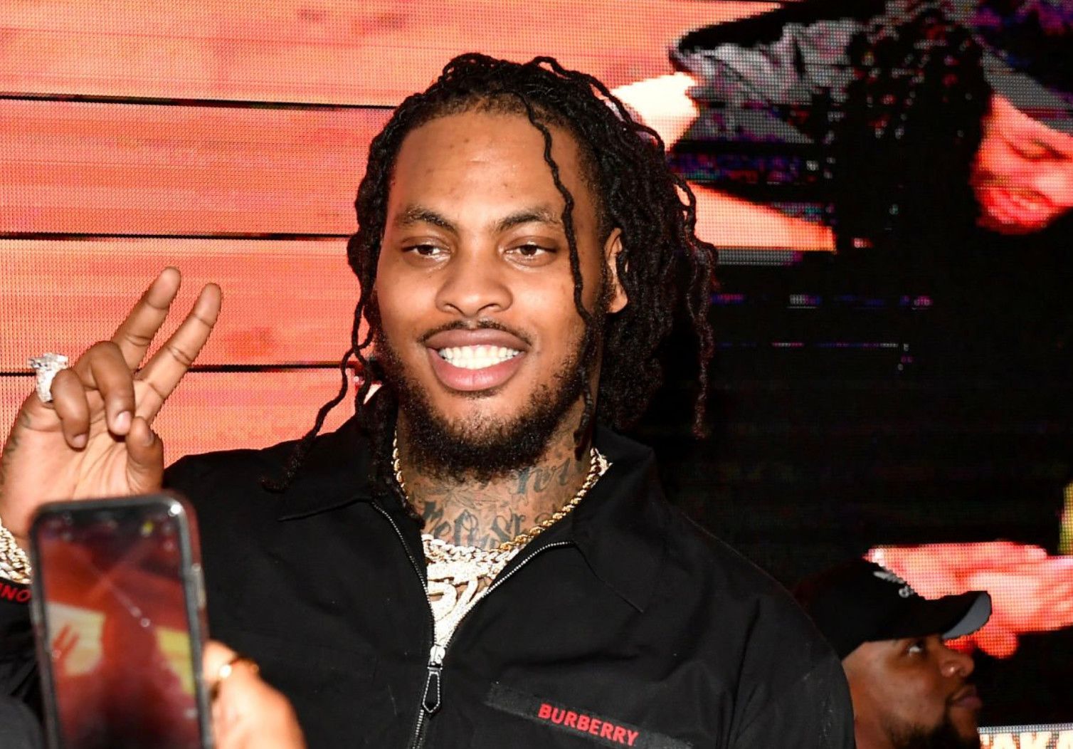 Waka Flocka Surrounded By Twerking Women At Concert: "I Need Some ...