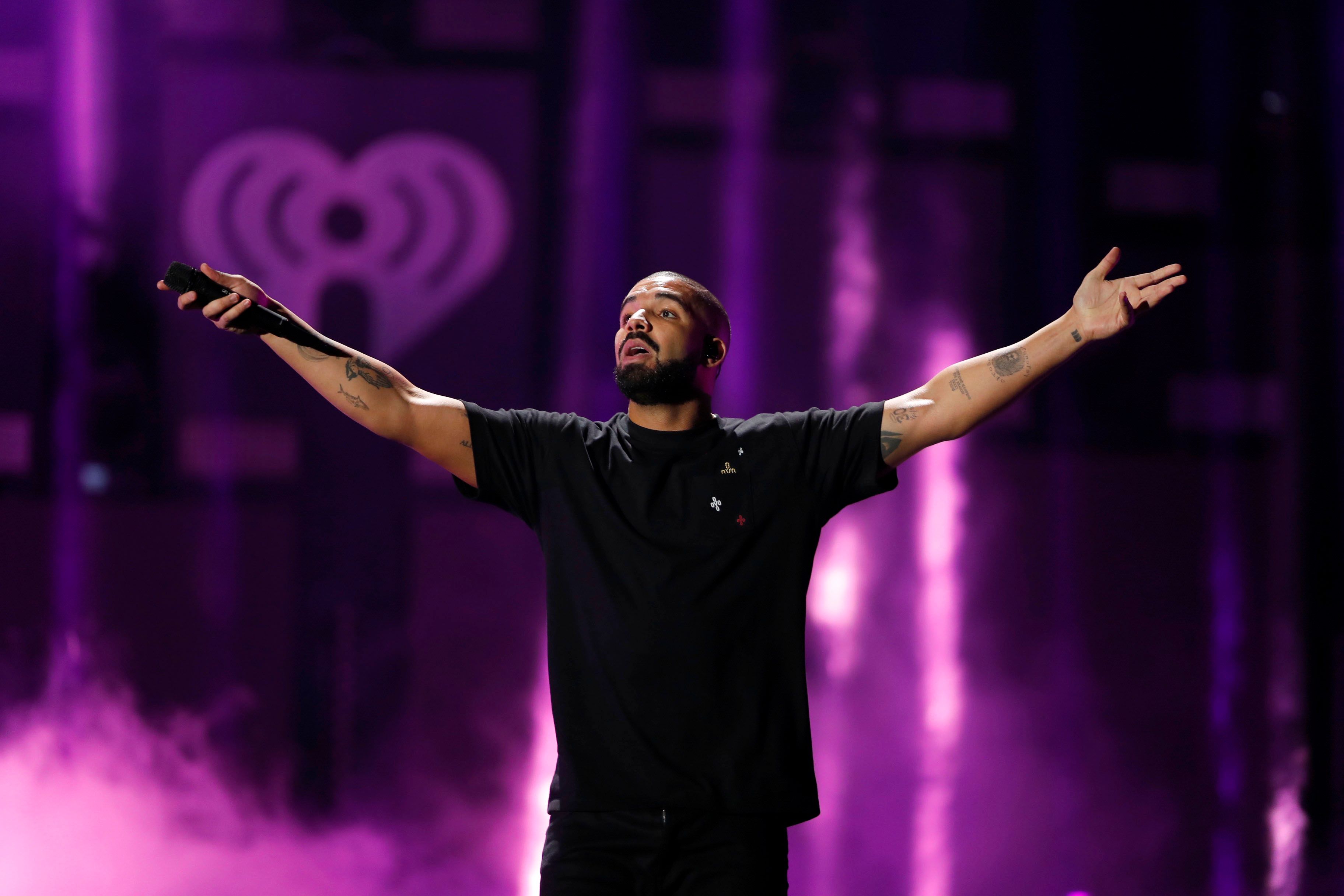 Drake Hands Up